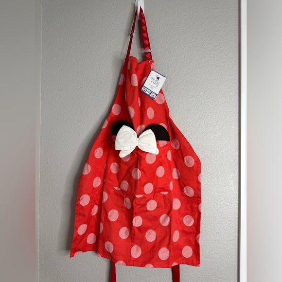 Disney | Other | Disney Minnie Mouse Red And White Polka Dot Apron ...
